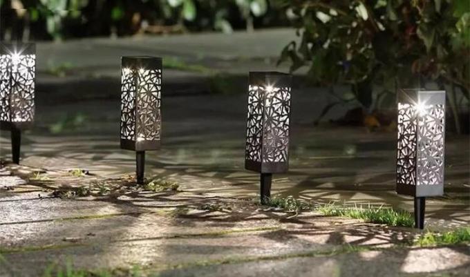 Modern Style Outdoor Powder Coating Black Steel Garden Lawn LED Light Boxes